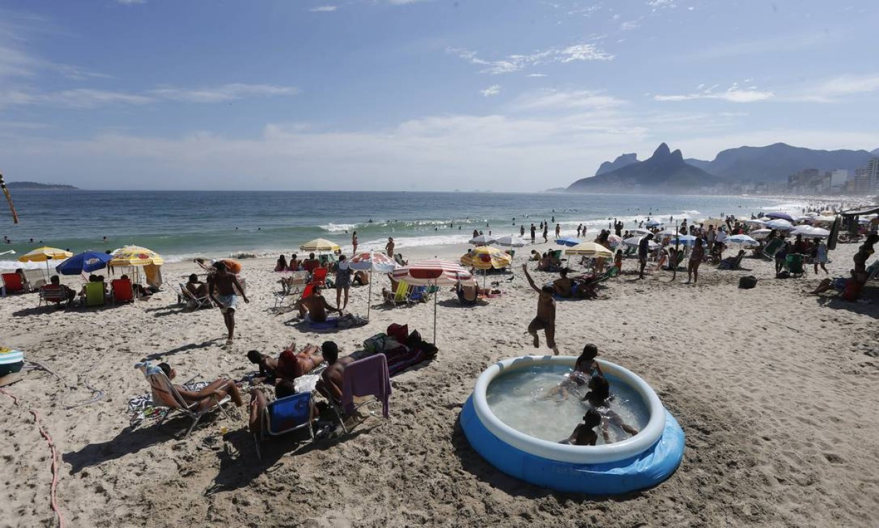 Praias lotadas em feriado prolongado no Rio - Jornal O Globo