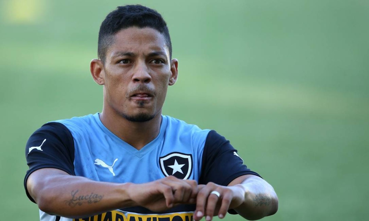 Tomas espera nova chance para se firmar no Botafogo - Jornal O Globo