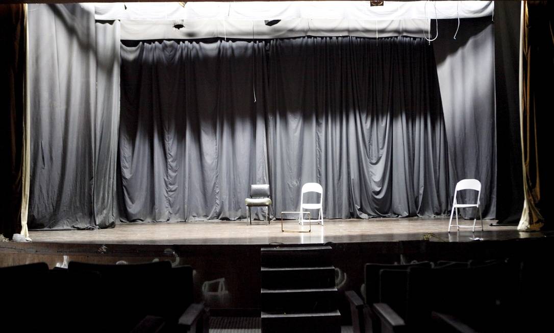 Almanaque de Niterói: MPB-4 inaugura Teatro do DCE da UFF - Jornal O Globo