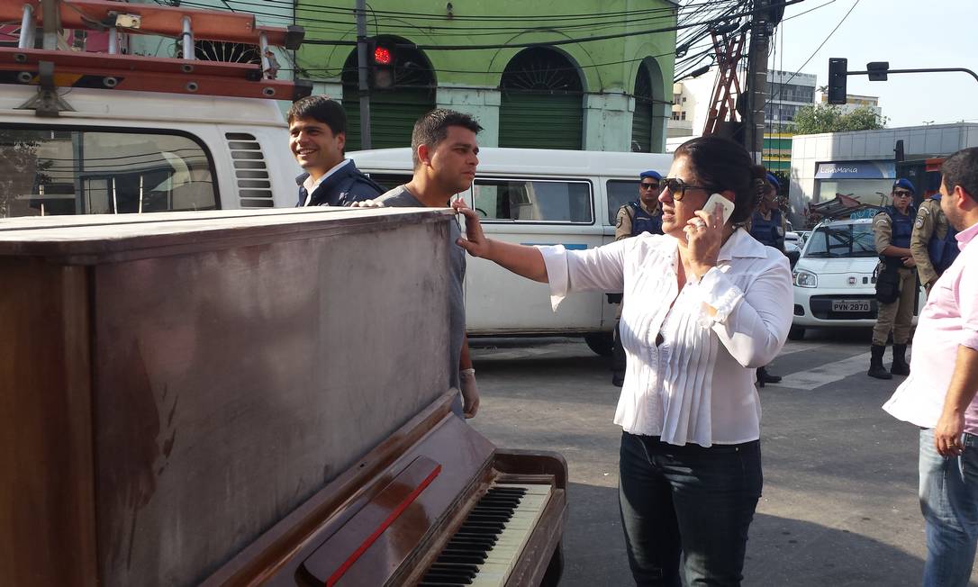 Após explosão, mulher encontra piano de 50 anos intacto - Jornal O Globo