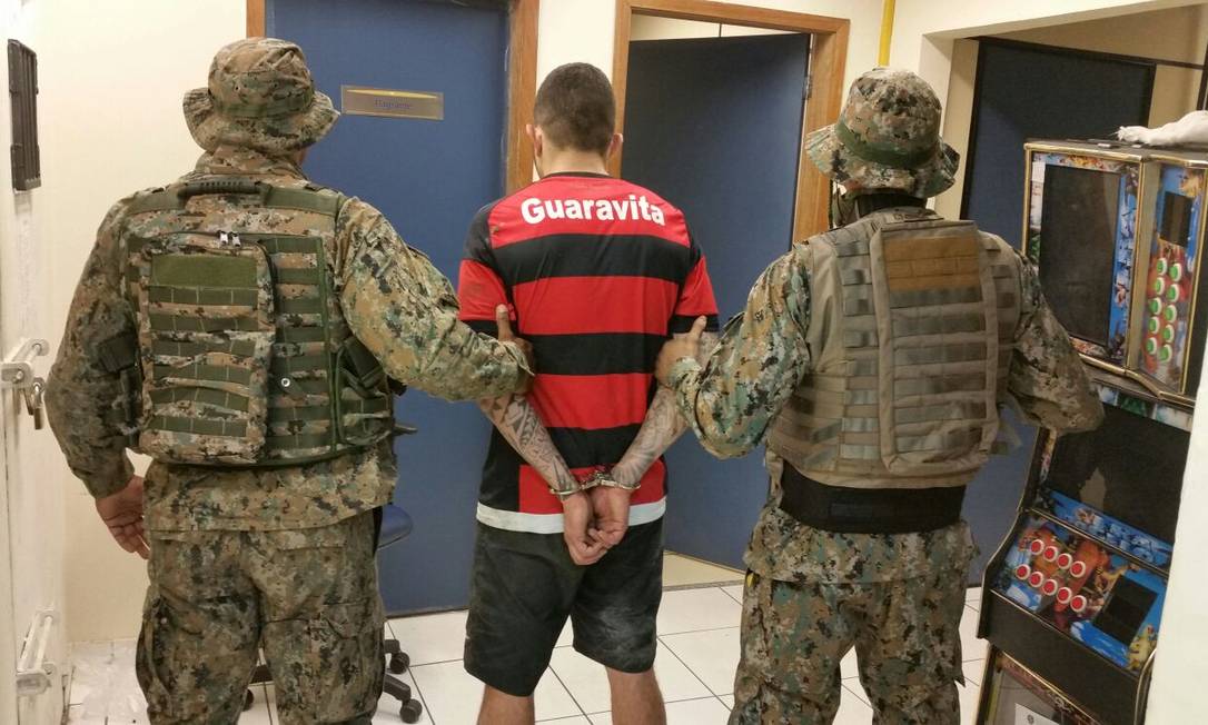 Bope prende chefe do tráfico da Favela do Muquiço, na Zona Norte do Rio ...