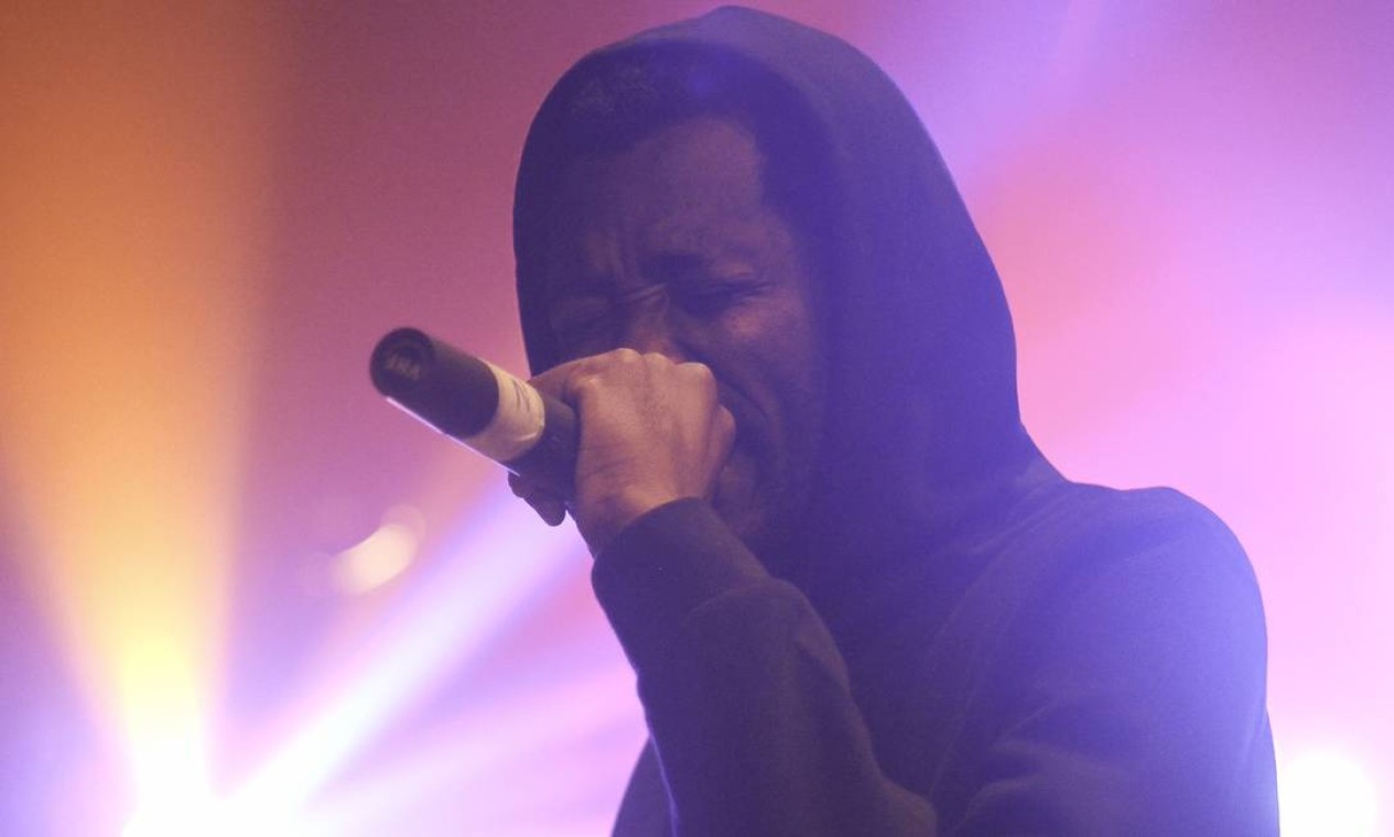 ‘Vivemos uma independência fictícia em Angola’, diz o rapper MCK ...
