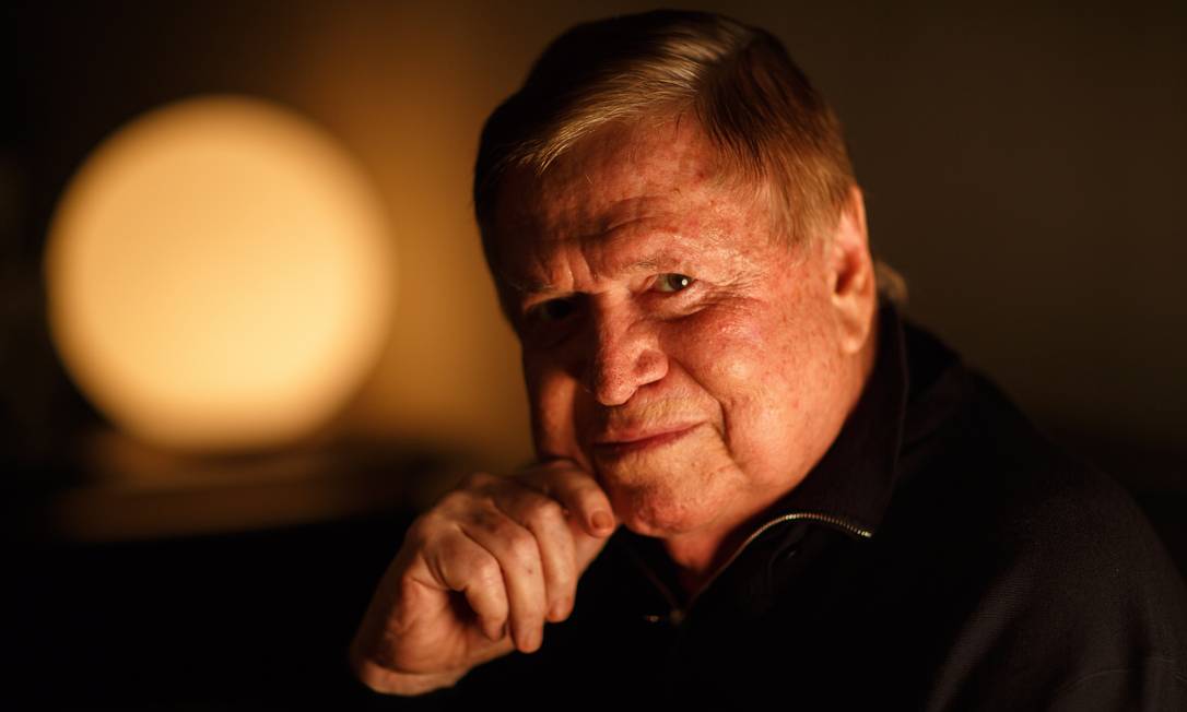 Boni se lança como autor de ficção - Jornal O Globo