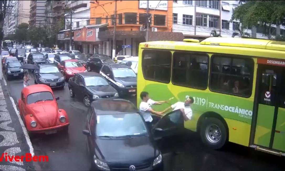 Vídeo mostra briga violenta no trânsito em esquina de Icaraí - Jornal O ...