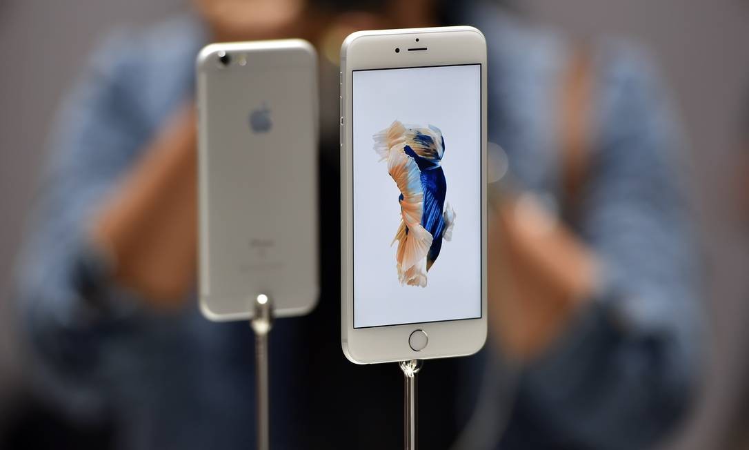 Analista prevê queda na venda de iPhones pela primeira vez - Jornal O Globo