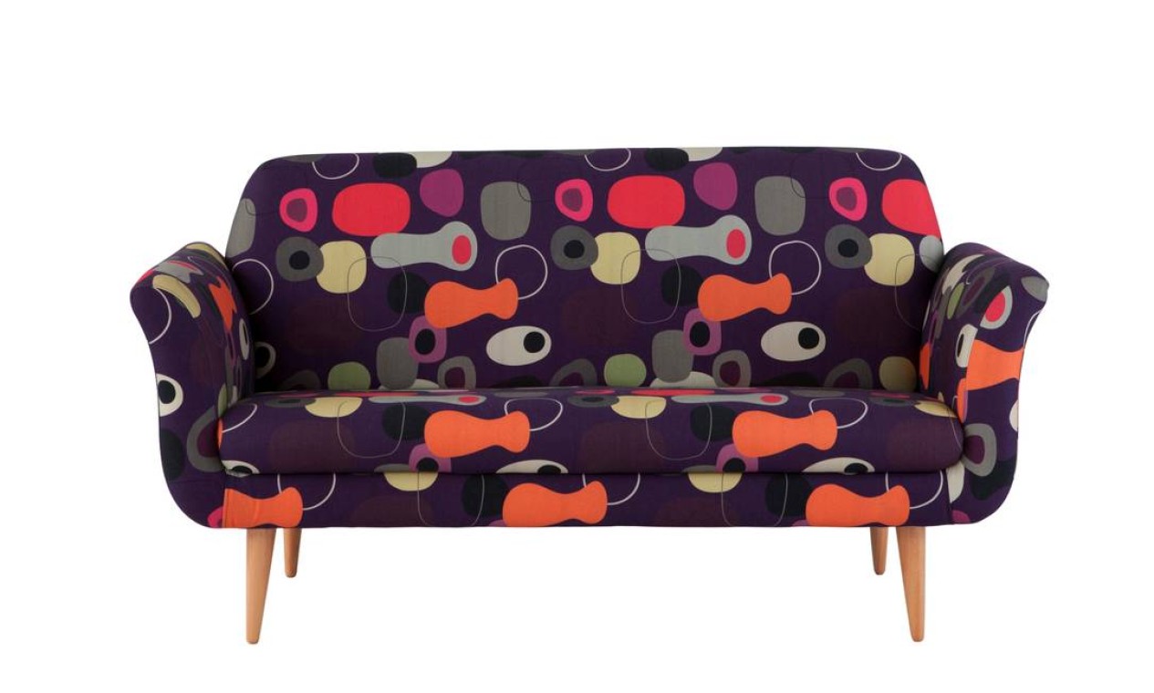 Sofá estampado é opção para deixar decoração mais divertida - Jornal O ...