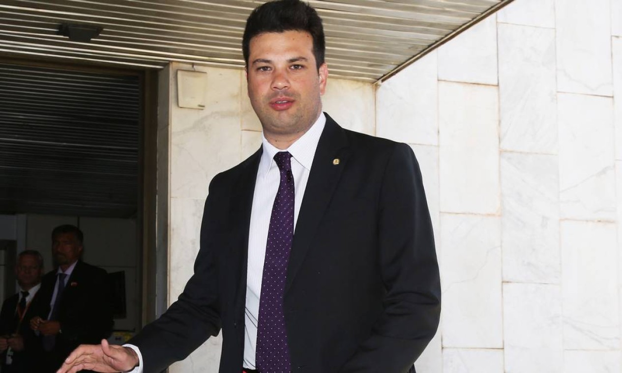 Escolha de líder do PMDB divide grupos pró e antigoverno - Jornal O Globo