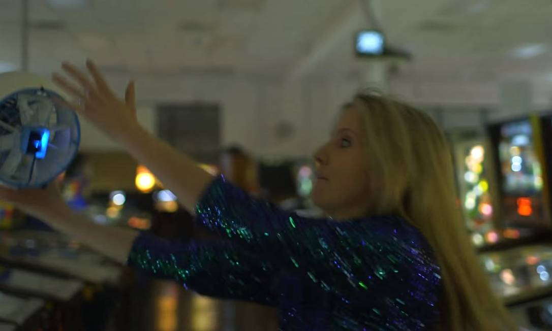 Jornalista quebra ‘drone mais seguro do mundo’ - Jornal O Globo