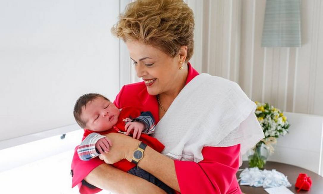 Dilma visita neto recém-nascido em Porto Alegre - Jornal O Globo