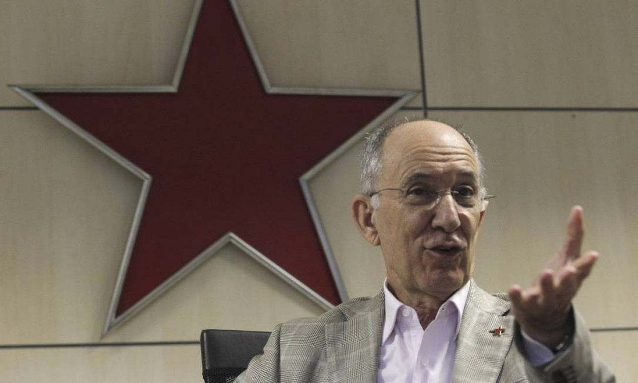 Em meio à crise, Rui Falcão declara: ‘É hora de sambar’ - Jornal O Globo