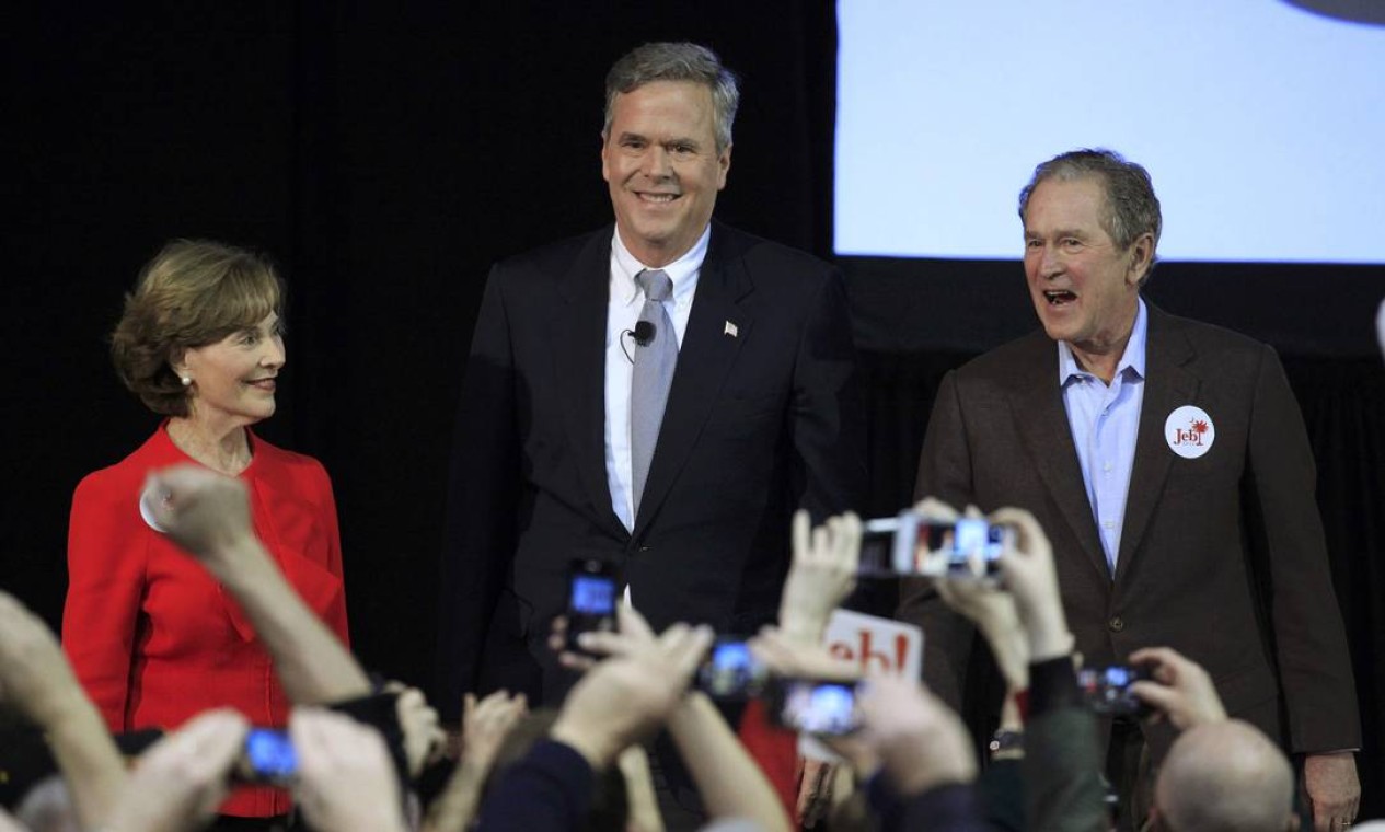 George W. Bush vai ao socorro de Jeb fazendo campanha - Jornal O Globo
