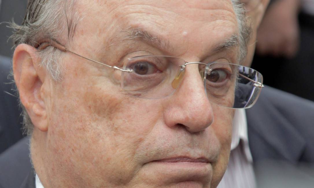 Maluf é condenado a três anos de prisão em Paris - Jornal O Globo