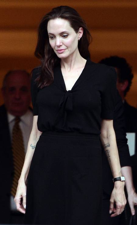 Magreza de Angelina Jolie chama a atenção em visita à Grécia - Jornal O ...