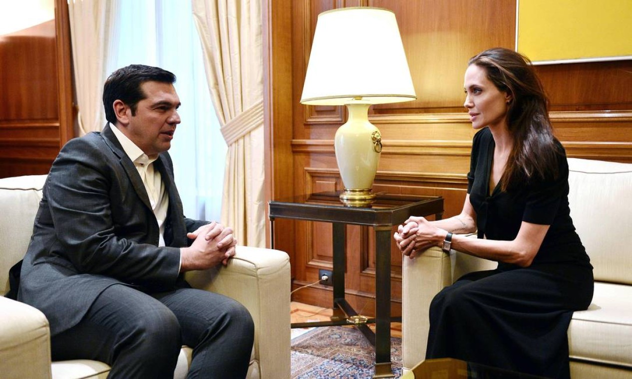 Magreza de Angelina Jolie chama a atenção em visita à Grécia - Jornal O ...