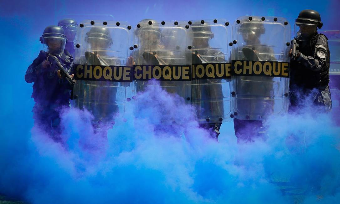 Batalhão de Choque faz campanha de doação de alimentos para ajudar Apae ...