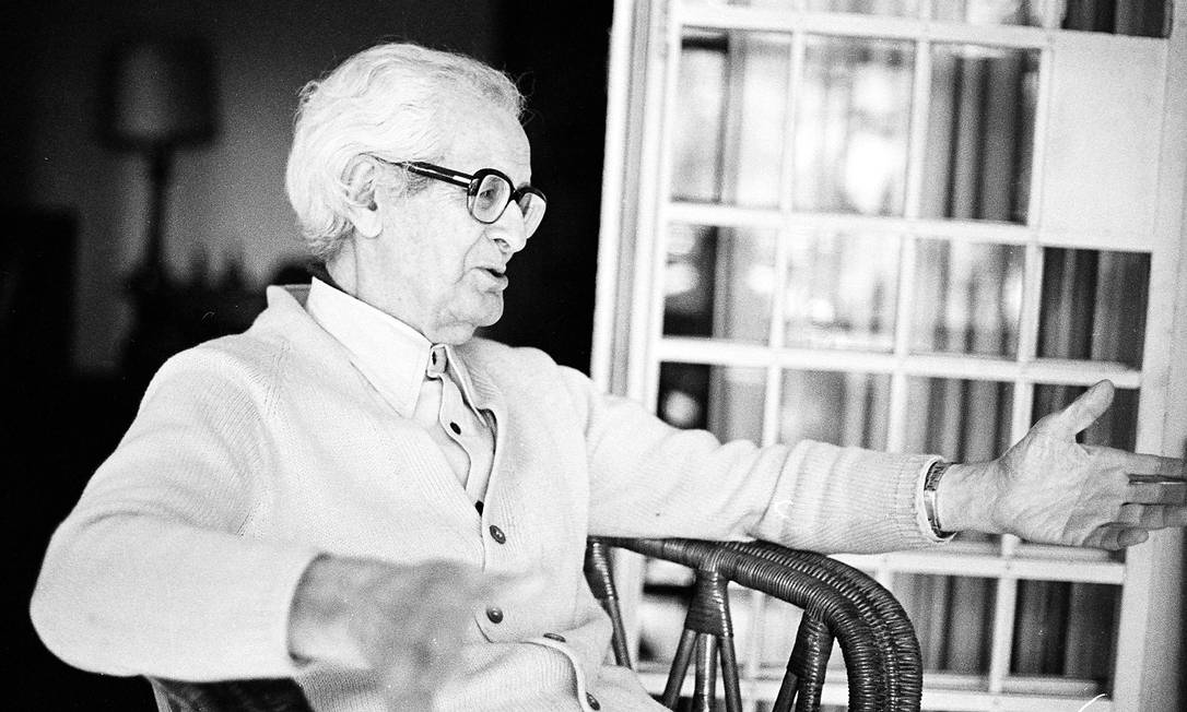 Biografia de Caio Prado Júnior mostra laços entre sua obra e sua ...