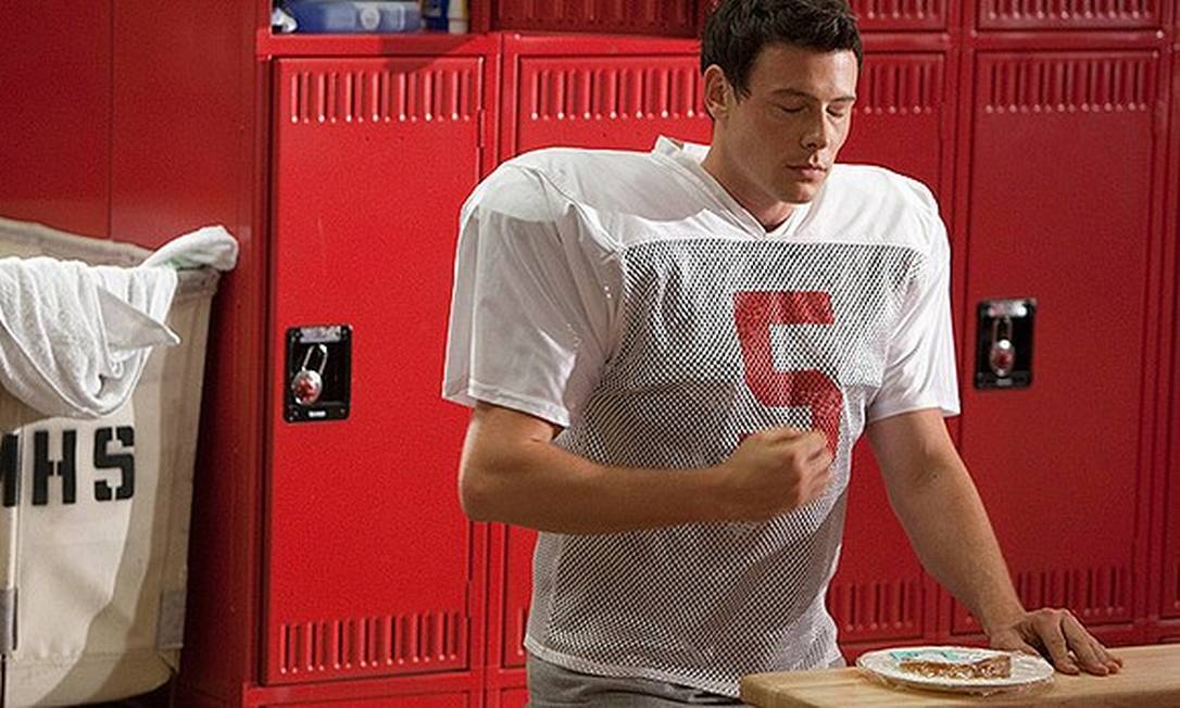 'Glee' para sempre: Lea Michele faz tatuagem para Cory Monteith ...