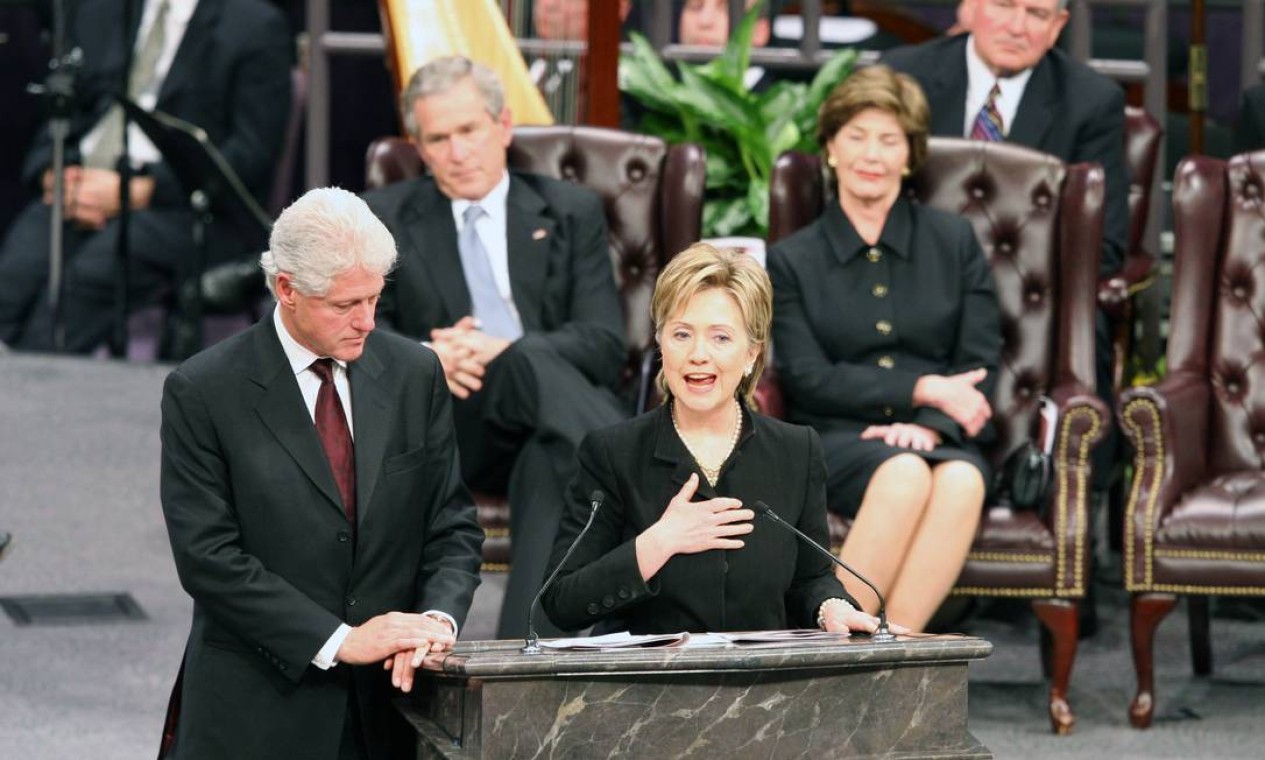 Se Laura Bush escolhesse alguém... seria Hillary Clinton - Jornal O Globo
