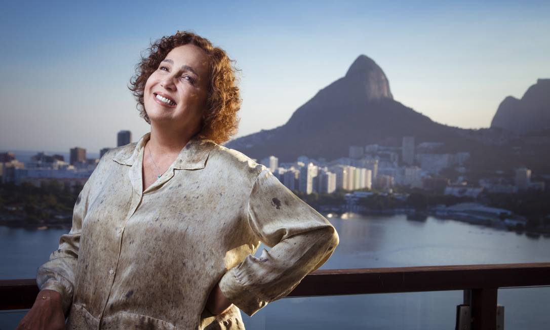 De volta ao ar, Claudia Jimenez fala de superação e diz que só teve um ...