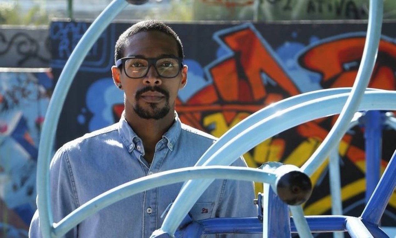 Escritor lança livro que narra a evolução do estilo grotesco na arte ...