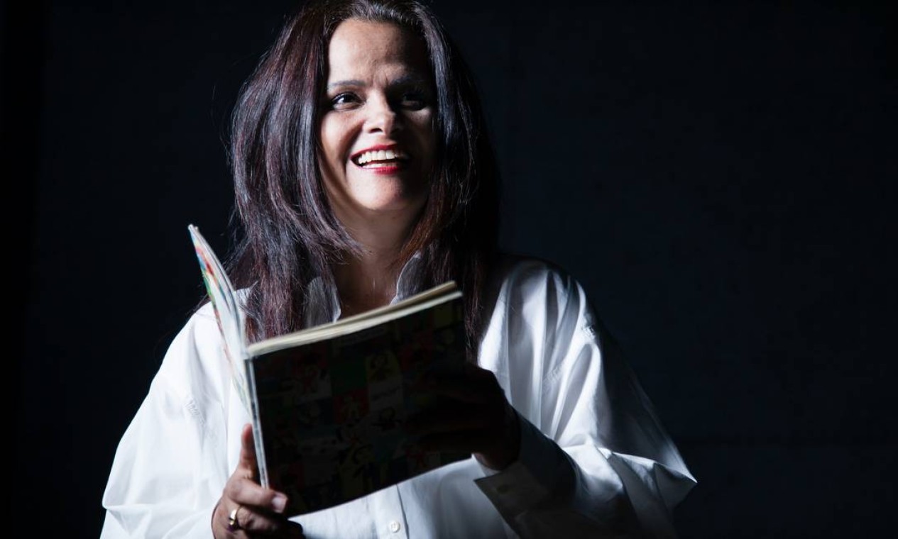 Denise Milfont e músicos encenam versão para os palcos de ‘Amor ...