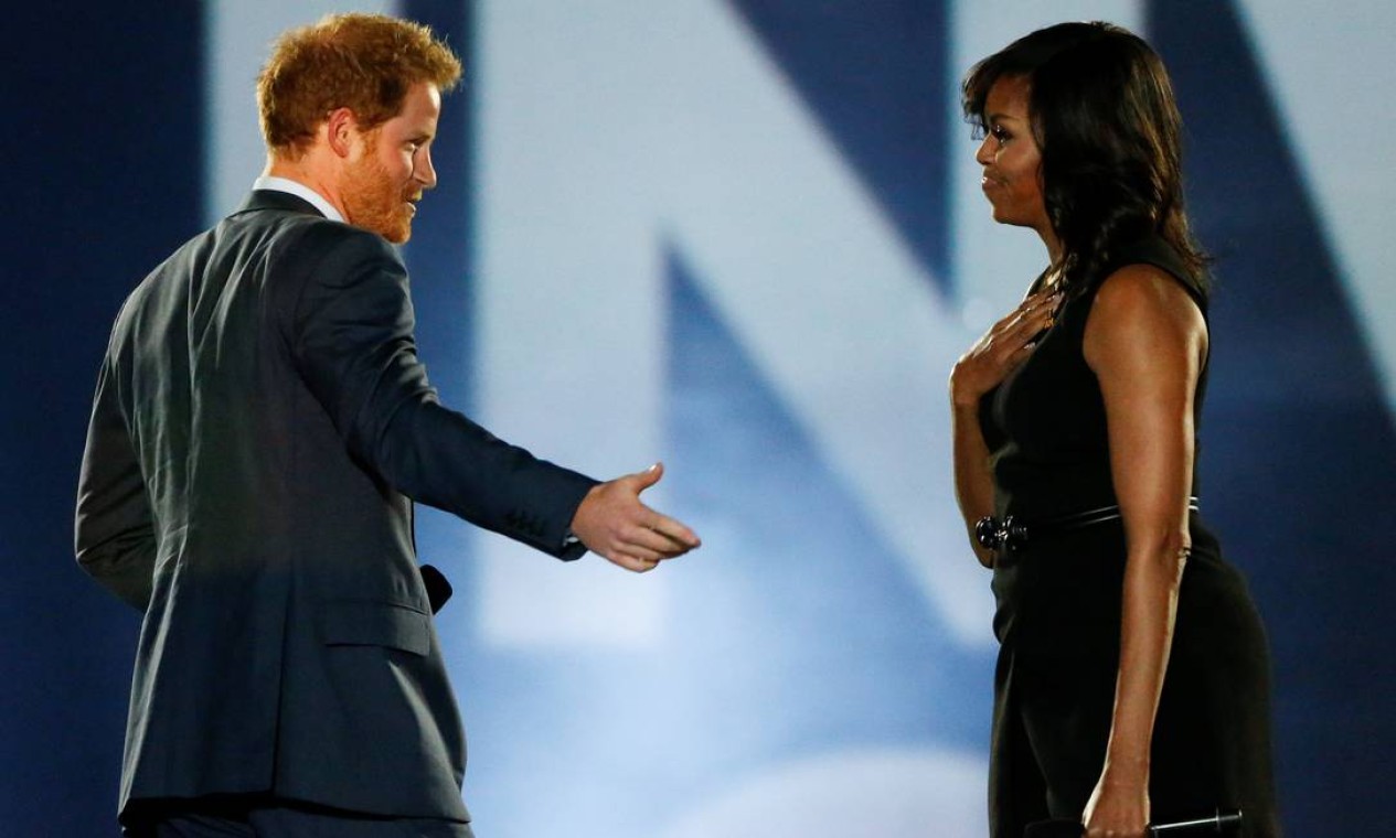 Príncipe Harry e Michelle Obama celebram abertura do Invictus Games ...