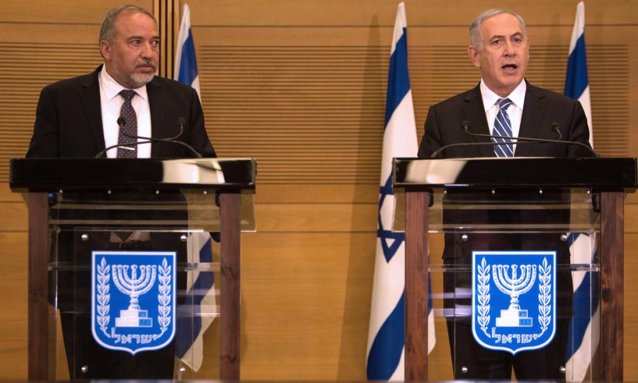 Sob protestos da oposição, Lieberman toma posse como ministro em Israel ...