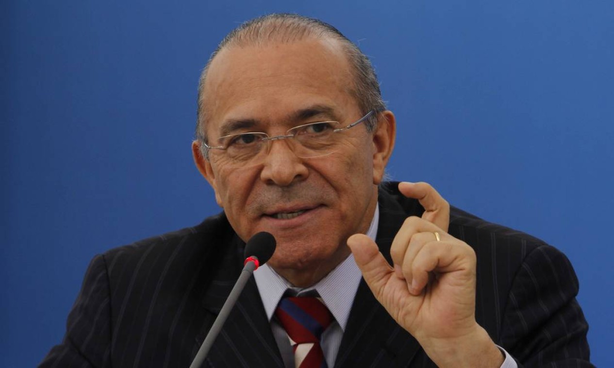 Após demonstrar preocupação, Padilha diz que impeachment terá mais de ...