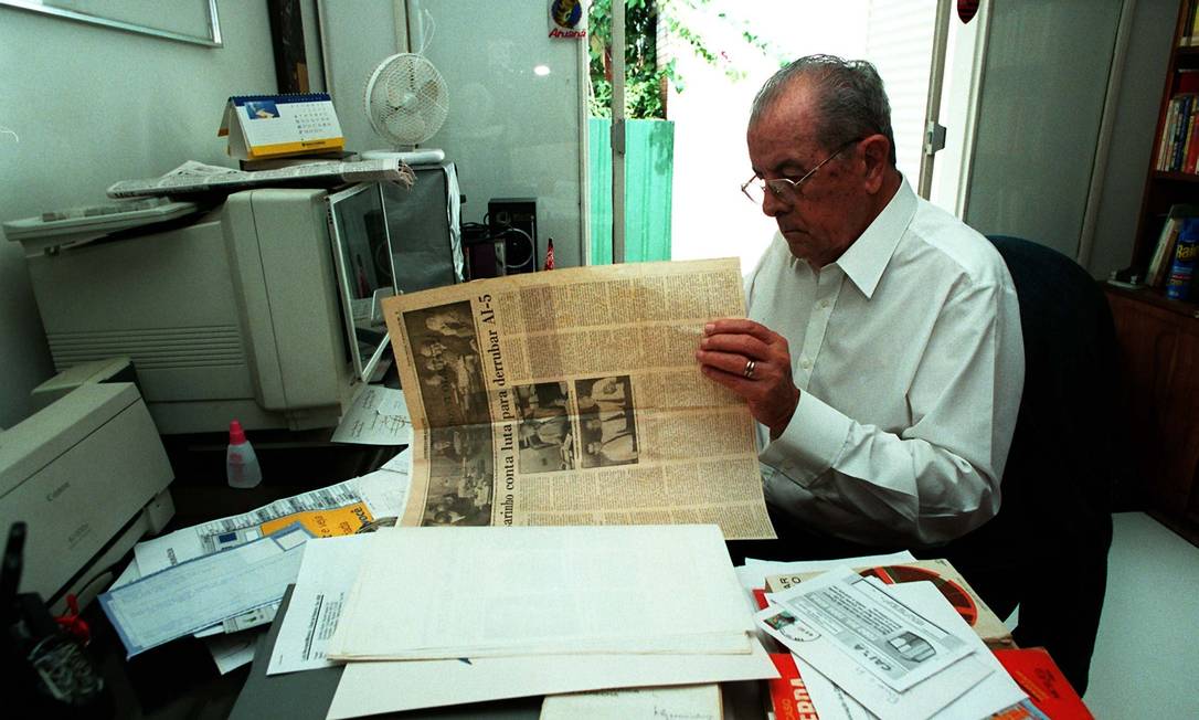 Ex-ministro Jarbas Passarinho é sepultado com honrarias militares ...