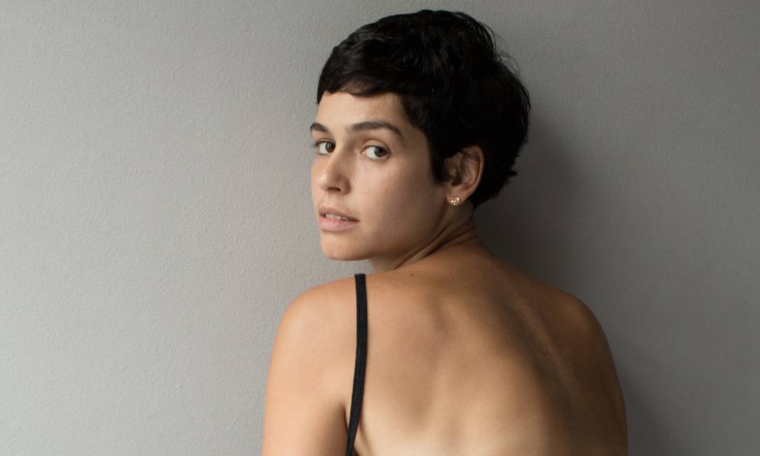 ‘Algumas pessoas me olham torto’, diz Maria Flor, após corte ‘joãozinho ...