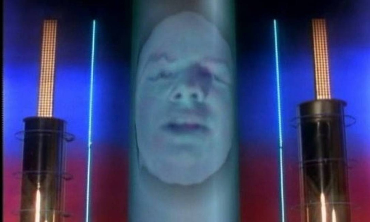 Bryan Cranston vai interpretar Zordon em filme dos Powers Rangers ...