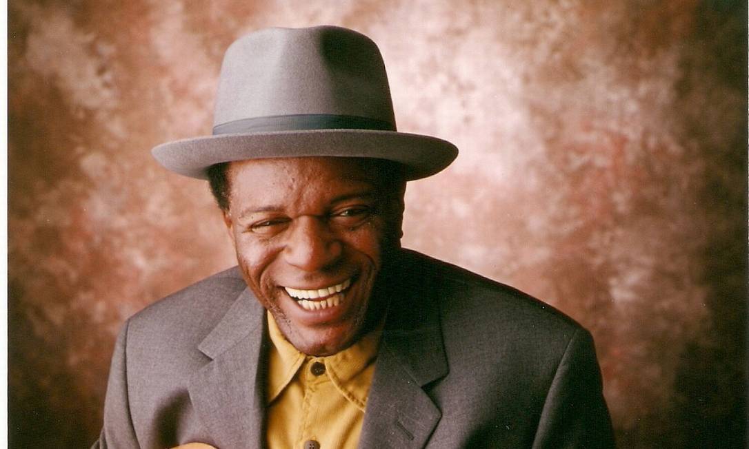 Morre o sambista Almir Guineto, fundador do grupo Fundo de Quintal ...