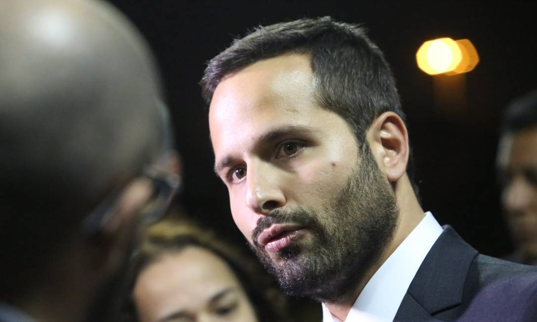 Ministro da Cultura, Marcelo Calero não pode sair de hotel em Istambul ...