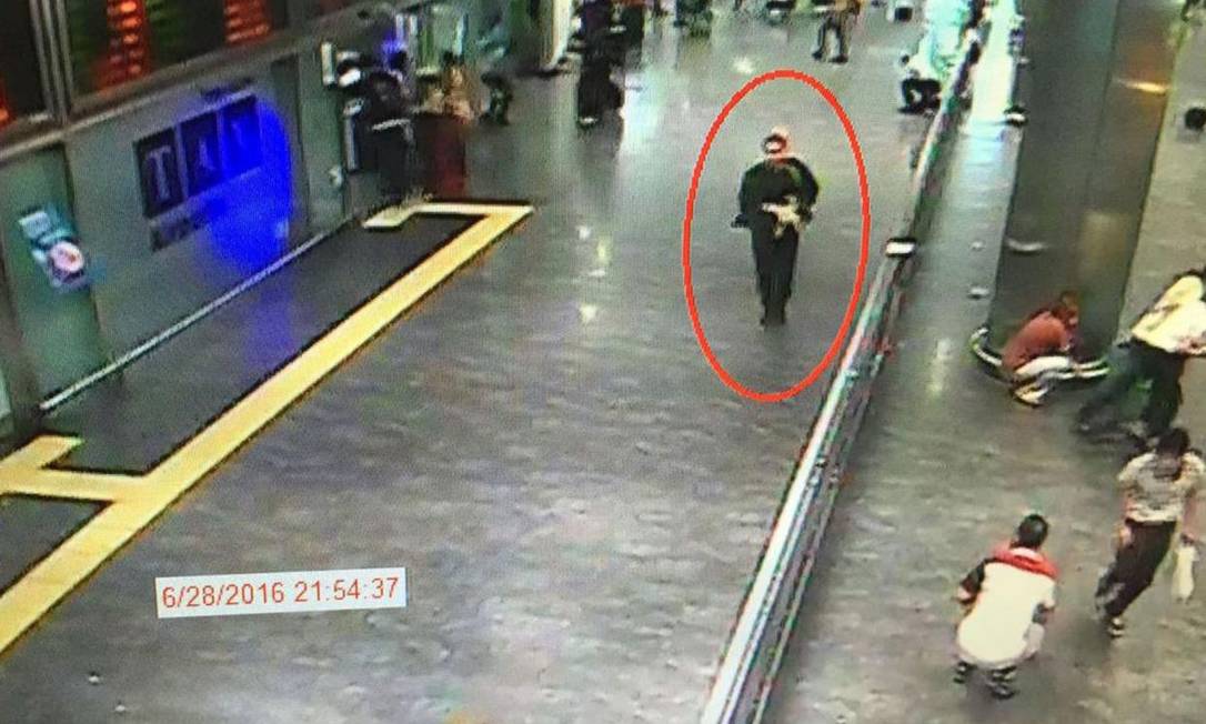 Novos vídeos e fotos trazem imagens dos terroristas do aeroporto de ...