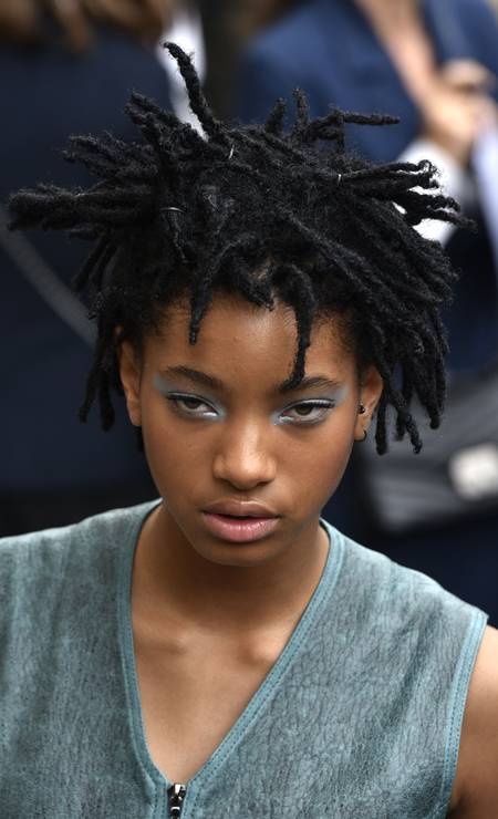 Will Smith e a filha Willow se divertem em desfile de semana de moda ...