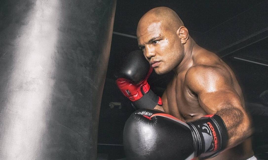 Wilson Reis vai enfrentar o estreante Hector Sandoval no UFC 201 ...