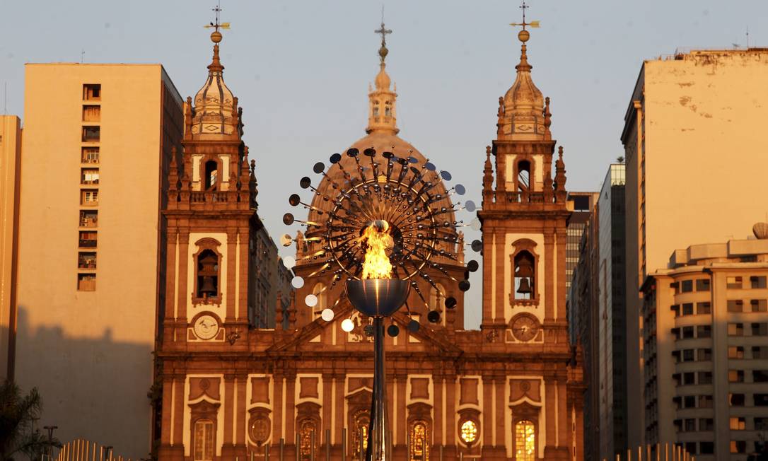 Primeiro amanhecer da pira conquista cariocas e turistas - Jornal O Globo