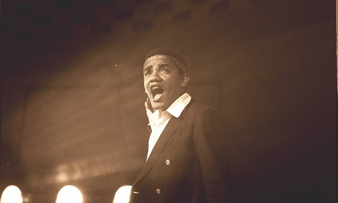 Do céu ao inferno: vida de Simonal volta aos palcos em musical ...