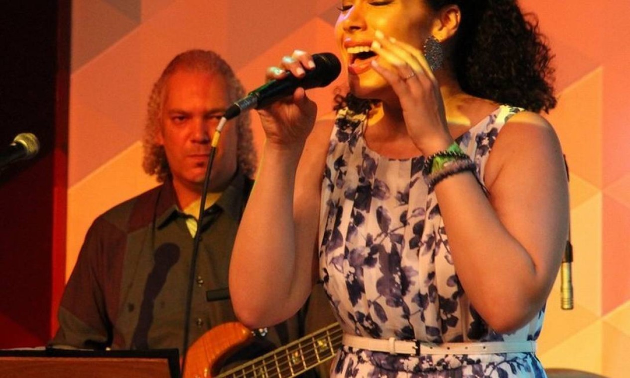 Cantora Alexandra Jackson faz show na Casa do Japão - Jornal O Globo