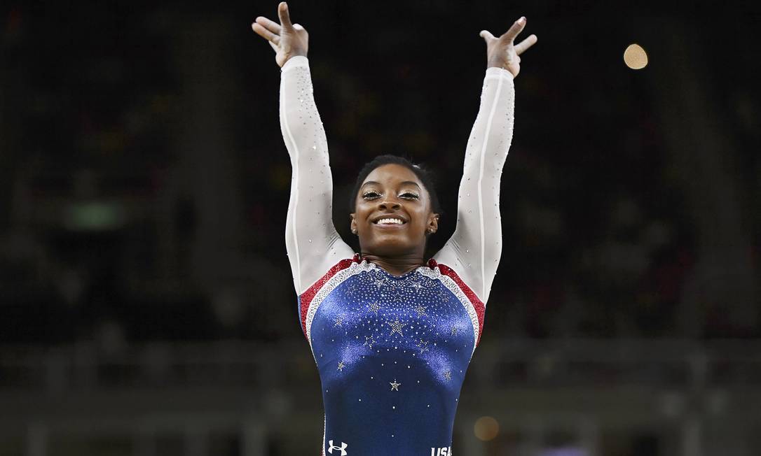 Simone Biles é convidada para o set de 'Pretty little liars' - Jornal O ...