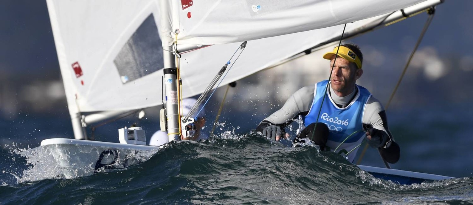 Robert Scheidt busca o bronze e o recorde de medalhas nesta segunda ...