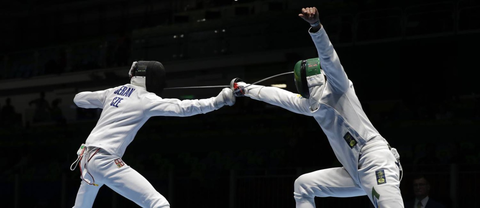 Esgrimista tcheco marca história ao recusar ponto em combate contra ...