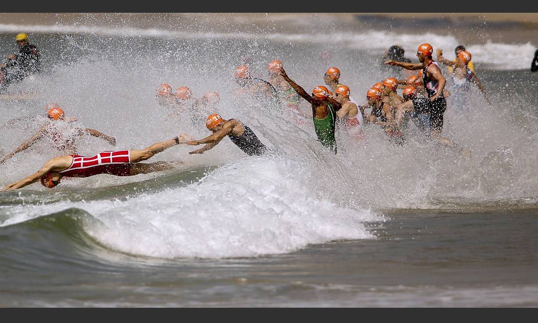 Atletas do triatlo competem na zona sul do Rio - Jornal O Globo