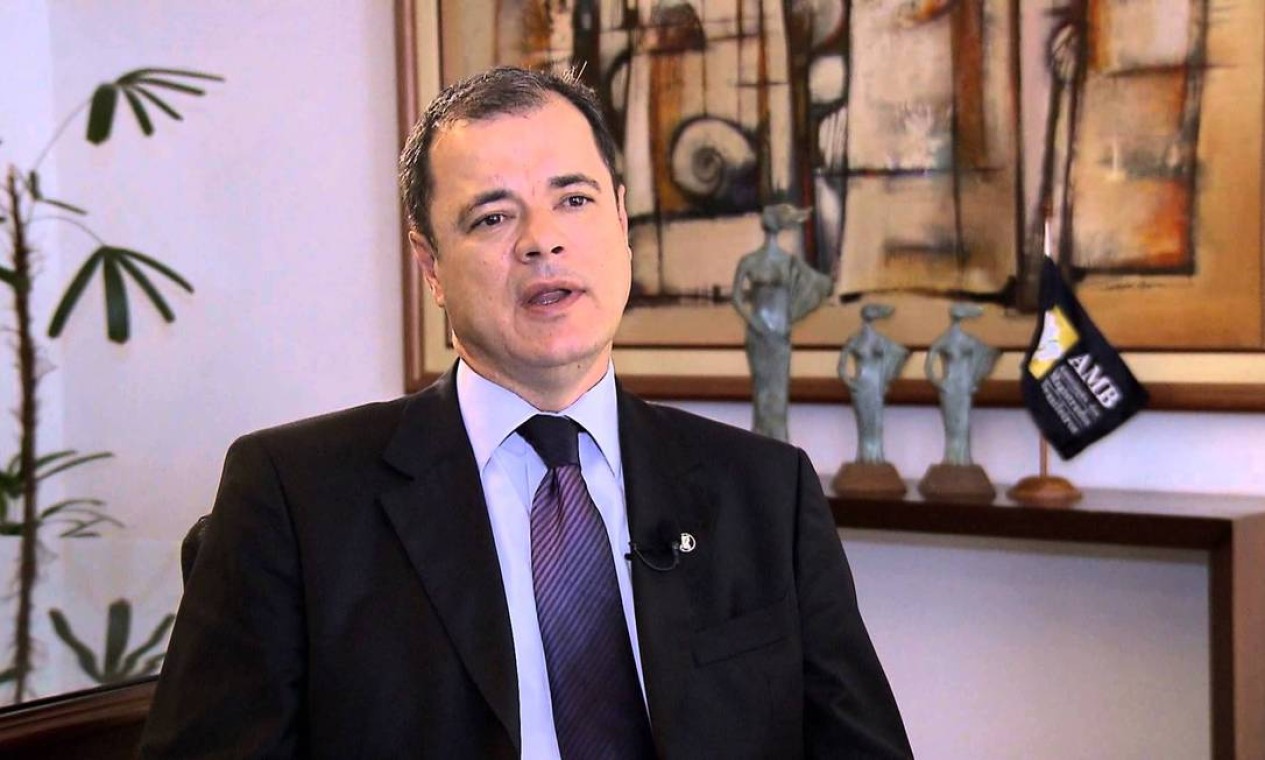 Gilmar cria obstáculos contra a Lava-Jato, diz associação de ...