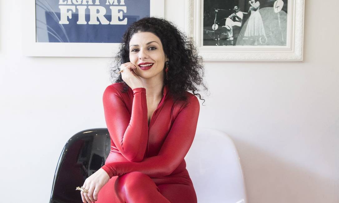 Avessa aos padrões, Julia Bosco usa e abusa do figurino irreverente ...