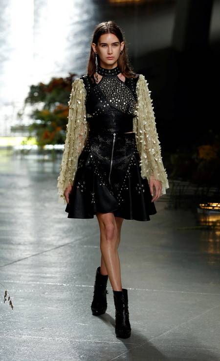 O romantismo boho do verão 2017 da Rodarte - Jornal O Globo