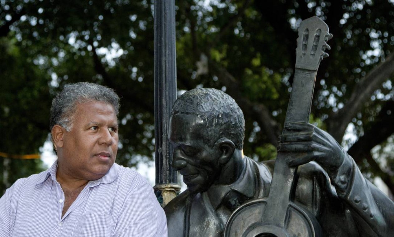 Roteiro a pé na cadência do samba - Jornal O Globo