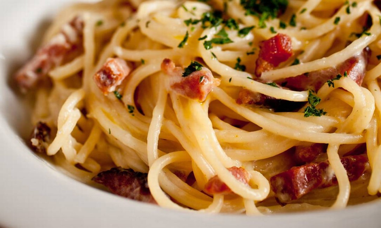 Aprenda a fazer um tradicional de carbonara - Jornal O Globo
