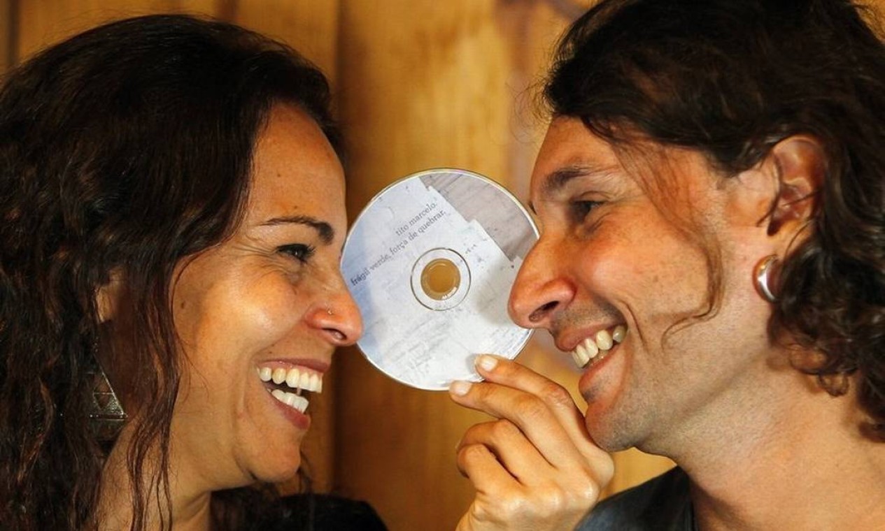 Os artistas Barbara Mendes e Tito Marcelo namoraram à distância e ...