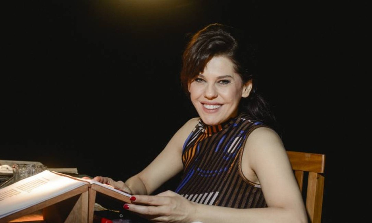 Bárbara Paz aposta no trabalho para enfrentar o luto pela perda do ...